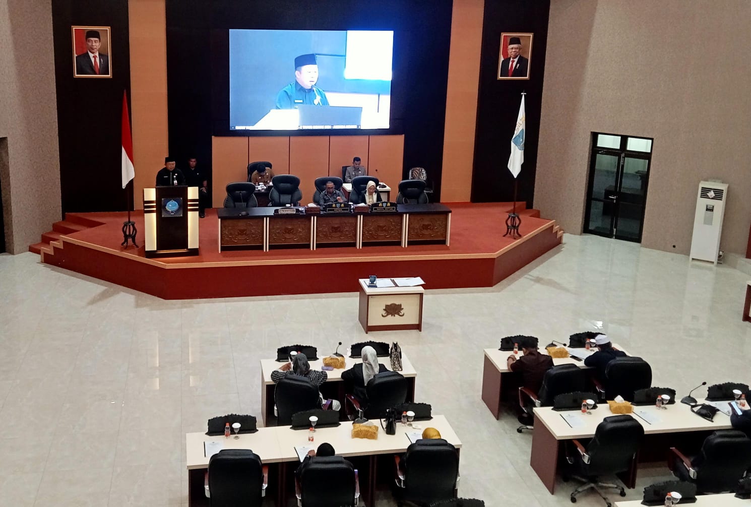 Ranperda RPJPD Kota Ternate Tahun 2025-2045 Disetujui Menjadi Perda ... Ranperda RPJPD Kota Ternate Tahun 2025-2045 Disetujui Menjadi Perda ...