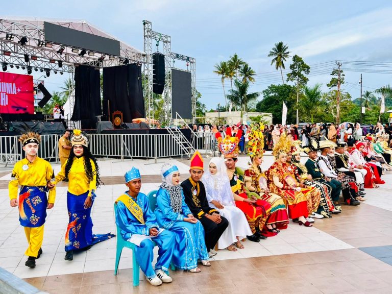 Nuansa Lokal Agromaritim di Festival Saruma 2025, Bupati Halsel ...